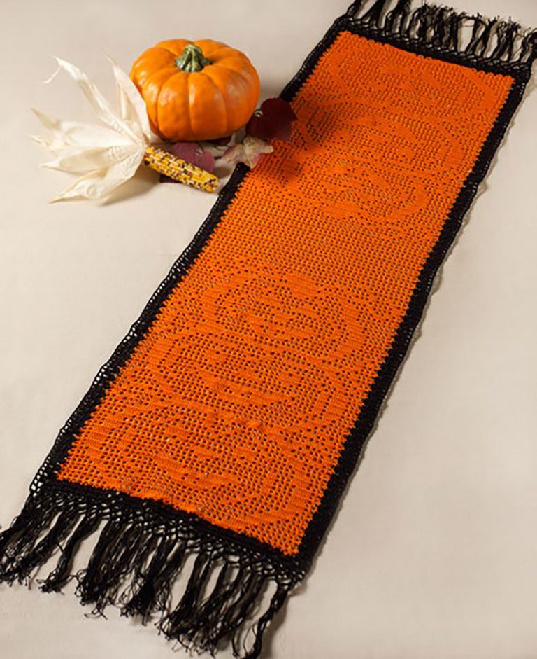 Stacked Pumpkin Table Runner | Lyns Crafts